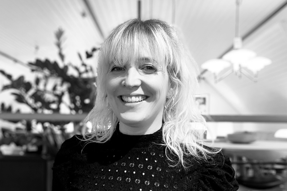 Ring eller send en mail til Rosborg Møbler