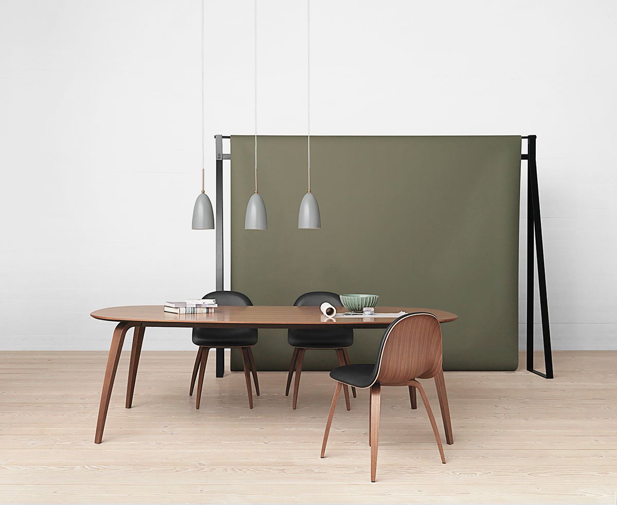 Gubi Dining Table fra Gubi - Køb det her - FRI FRAGT